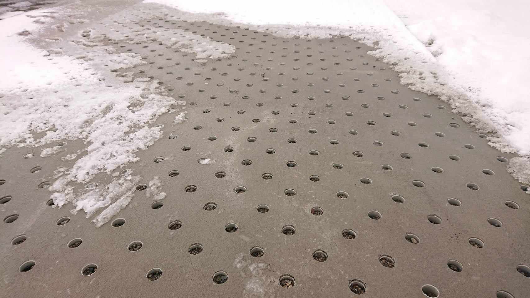 「水を透すコンクリート 【ドットコン】とか【オコシコン】【オワコン】は雪国には向いてないの？」｜JOIS（ジョイス）｜創発により紡ぎ出される ...