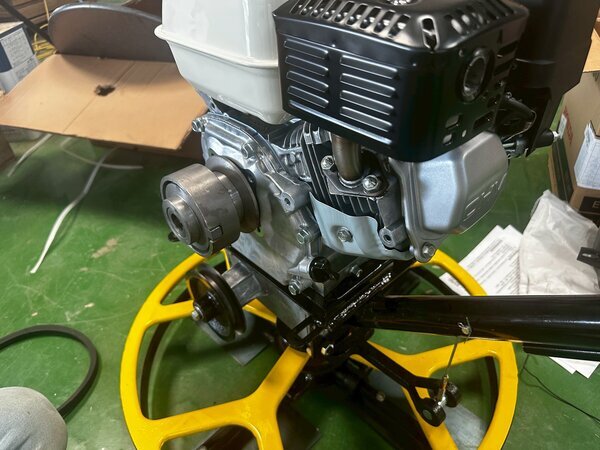 ドットコンの仕上げ方法や使用機械についての情報共有は TEAM DOTCON チャットグループで盛り上がってます｜JOIS（ジョイス）｜創発により紡ぎ出されるコンクリートソリューション