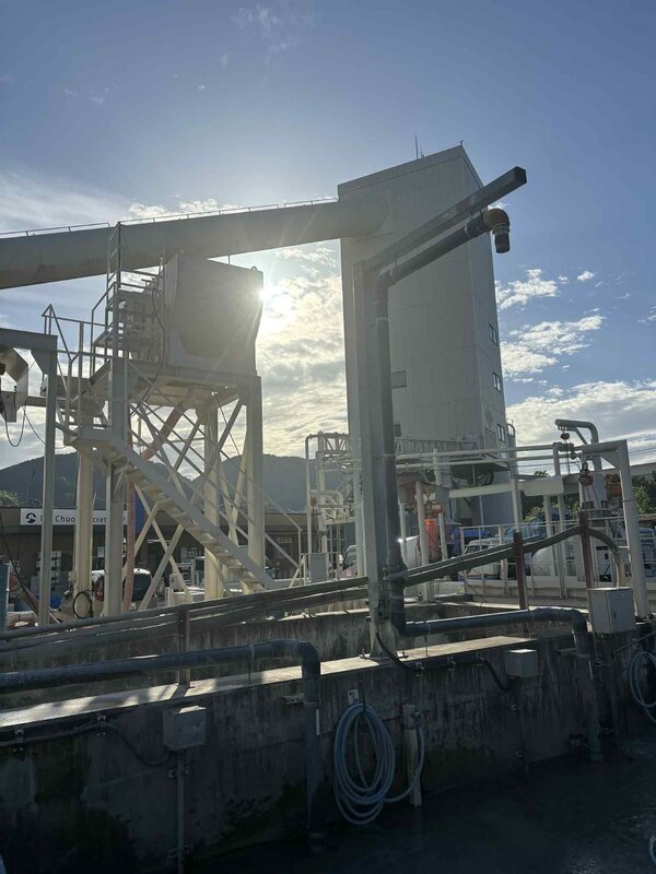 ビルトイン型ザンコン™︎ステーション搭載！ CCU材製造メーカーを兼ねた業態に脱皮を始める生コン工場｜JOIS（ジョイス）｜創発により紡ぎ出されるコンクリートソリューション