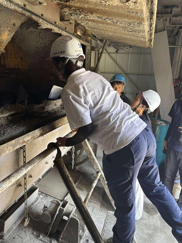 ナマコンバレーにあるのは生コンやザンコン™︎CCU製造設備のみならずカフェLumberなど寛ぎの空間も｜JOIS（ジョイス）｜創発により紡ぎ出されるコンクリートソリューション